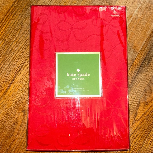 kate spade | Dining | Kate Spade New York All Wrapped Up Bow Tablecloth ...